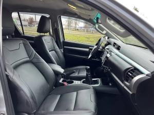 Pelēks Toyota Hilux 2023 Rēzekne, ar dzinēja tilpumu 2.80 L un nobraukumu 30 tūkst. km par 46000 €, foto 16 vietnē AUTOMOTO.COM.LV