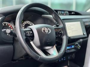 Pelēks Toyota Hilux 2023 Rēzekne, ar dzinēja tilpumu 2.80 L un nobraukumu 30 tūkst. km par 46000 €, foto 18 vietnē AUTOMOTO.COM.LV