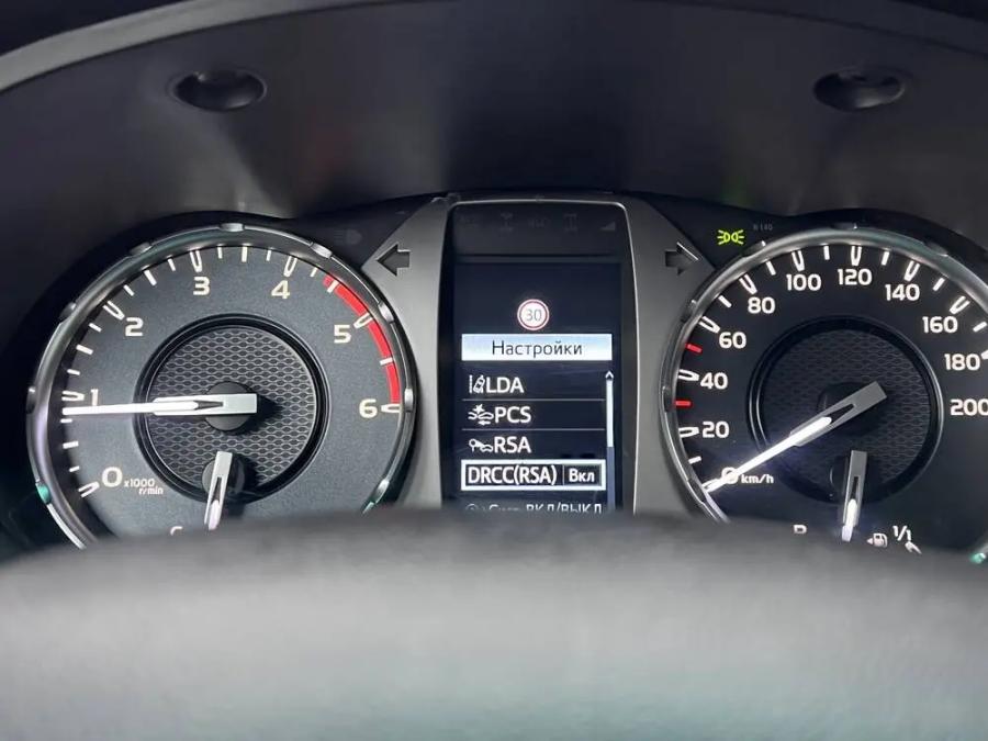 Pelēks Toyota Hilux 2023 Rēzekne, ar dzinēja tilpumu 2.80 L un nobraukumu 30 tūkst. km par 46000 €, foto 19 vietnē AUTOMOTO.COM.LV