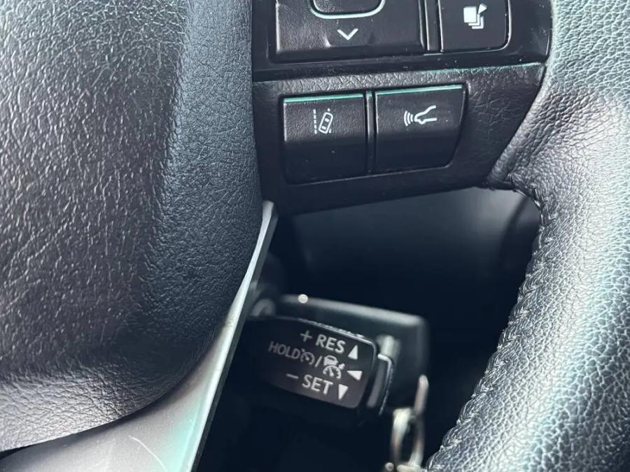 Pelēks Toyota Hilux 2023 Rēzekne, ar dzinēja tilpumu 2.80 L un nobraukumu 30 tūkst. km par 46000 €, foto 23 vietnē AUTOMOTO.COM.LV