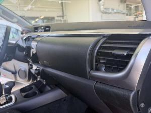 Grey Toyota Hilux 2026 in Panevezys, with an engine capacity of 2.49 L and mileage of 1 thousand km for 37490 €, photo 15 on AUTOMOTO.COM.LV