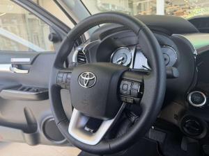 Grey Toyota Hilux 2026 in Panevezys, with an engine capacity of 2.49 L and mileage of 1 thousand km for 37490 €, photo 17 on AUTOMOTO.COM.LV
