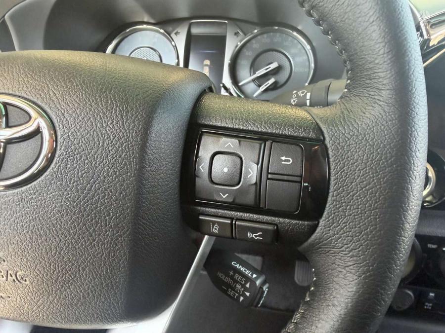 Grey Toyota Hilux 2026 in Panevezys, with an engine capacity of 2.49 L and mileage of 1 thousand km for 37490 €, photo 18 on AUTOMOTO.COM.LV
