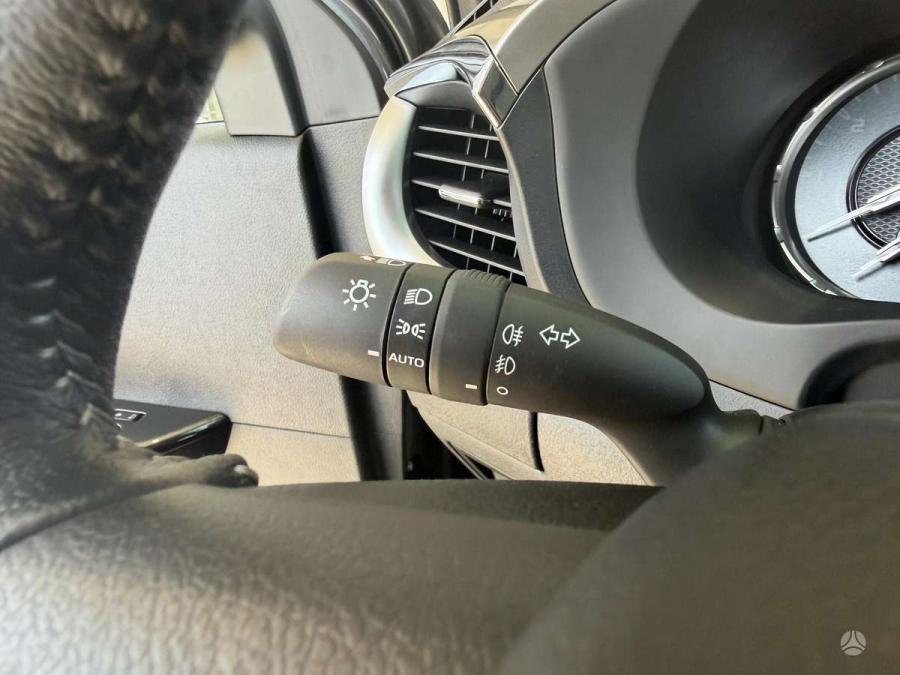 Grey Toyota Hilux 2026 in Panevezys, with an engine capacity of 2.49 L and mileage of 1 thousand km for 37490 €, photo 21 on AUTOMOTO.COM.LV