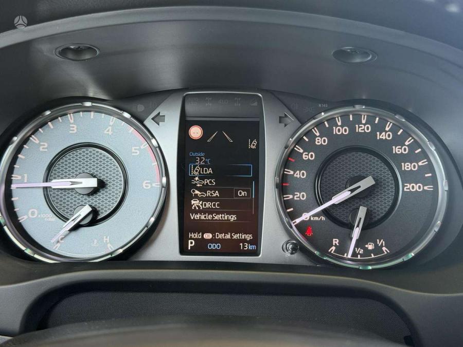 Grey Toyota Hilux 2026 in Panevezys, with an engine capacity of 2.49 L and mileage of 1 thousand km for 37490 €, photo 30 on AUTOMOTO.COM.LV