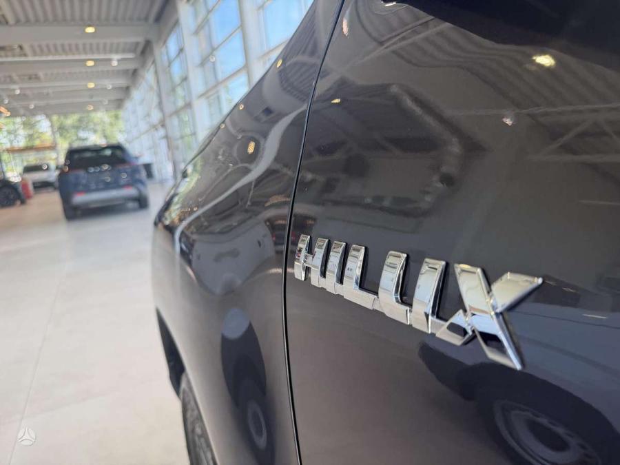 Grey Toyota Hilux 2026 in Panevezys, with an engine capacity of 2.49 L and mileage of 1 thousand km for 37490 €, photo 32 on AUTOMOTO.COM.LV