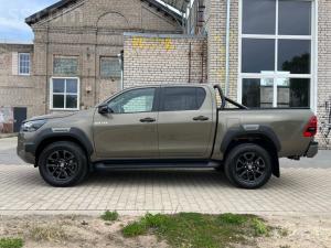 Pelēks Toyota Hilux 2026 Rīga, ar dzinēja tilpumu 2.80 L un nobraukumu 8 tūkst. km par 56750 €, foto 4 vietnē AUTOMOTO.COM.LV