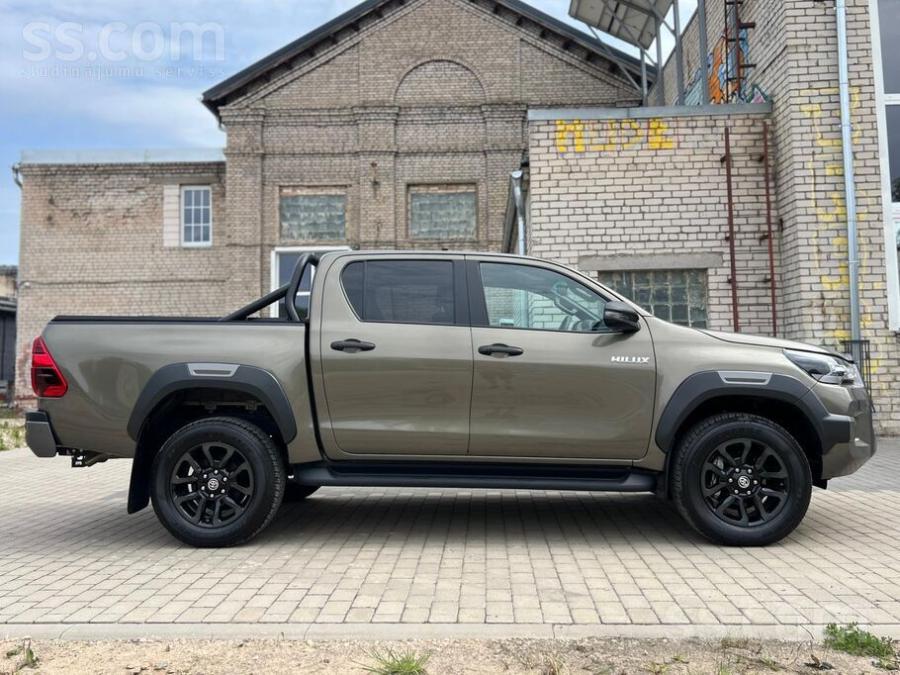 Pelēks Toyota Hilux 2026 Rīga, ar dzinēja tilpumu 2.80 L un nobraukumu 8 tūkst. km par 56750 €, foto 5 vietnē AUTOMOTO.COM.LV