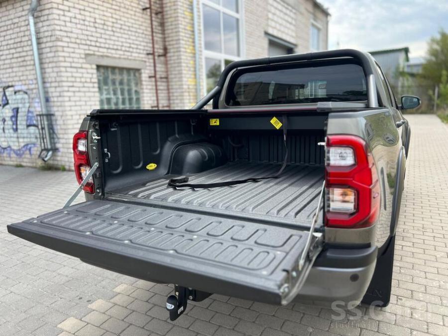 Pelēks Toyota Hilux 2026 Rīga, ar dzinēja tilpumu 2.80 L un nobraukumu 8 tūkst. km par 56750 €, foto 12 vietnē AUTOMOTO.COM.LV