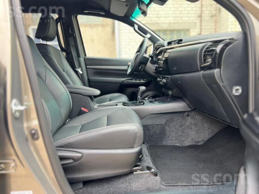 Pelēks Toyota Hilux 2026 Rīga, ar dzinēja tilpumu 2.80 L un nobraukumu 8 tūkst. km par 56750 €, foto 17 vietnē AUTOMOTO.COM.LV