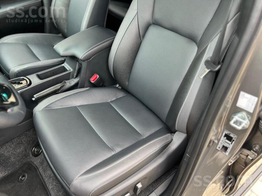 Pelēks Toyota Hilux 2026 Rīga, ar dzinēja tilpumu 2.80 L un nobraukumu 8 tūkst. km par 56750 €, foto 20 vietnē AUTOMOTO.COM.LV