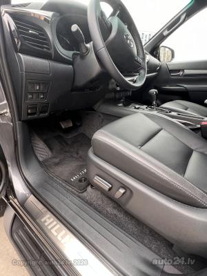 Grey Toyota Hilux 2026 in Tallinn, with an engine capacity of 2.80 L and mileage of 2 thousand km for 62990 €, photo 17 on AUTOMOTO.COM.LV