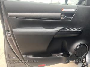 Grey Toyota Hilux 2026 in Tallinn, with an engine capacity of 2.80 L and mileage of 2 thousand km for 62990 €, photo 19 on AUTOMOTO.COM.LV