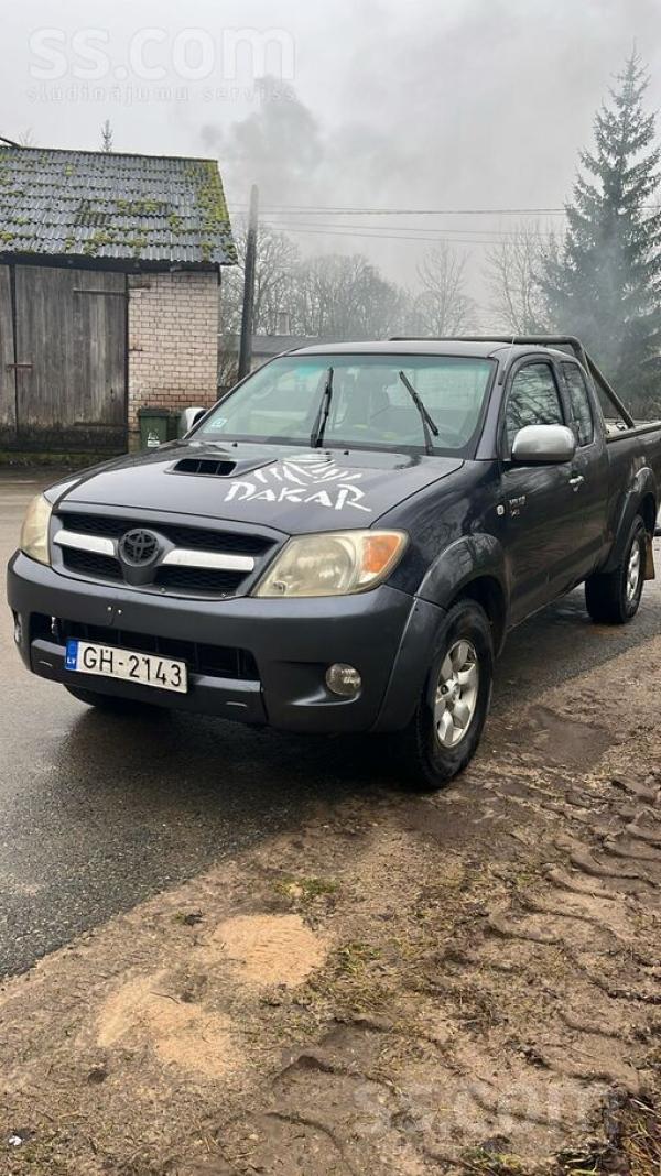 Pelēks Toyota Hilux 2006 Ogre, ar dzinēja tilpumu 2.50 L un nobraukumu 487 tūkst. km par 5000 €, foto 2 vietnē AUTOMOTO.COM.LV