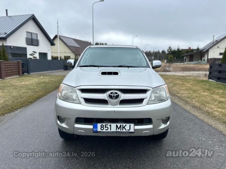 Pelēks Toyota Hilux 2007 Tallina, ar dzinēja tilpumu 2.50 L un nobraukumu 0 tūkst. km par 6900 €, foto 2 vietnē AUTOMOTO.COM.LV