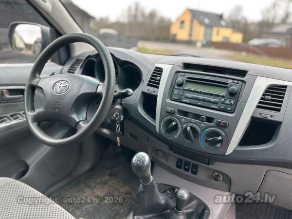 Pelēks Toyota Hilux 2007 Tallina, ar dzinēja tilpumu 2.50 L un nobraukumu 0 tūkst. km par 6900 €, foto 7 vietnē AUTOMOTO.COM.LV
