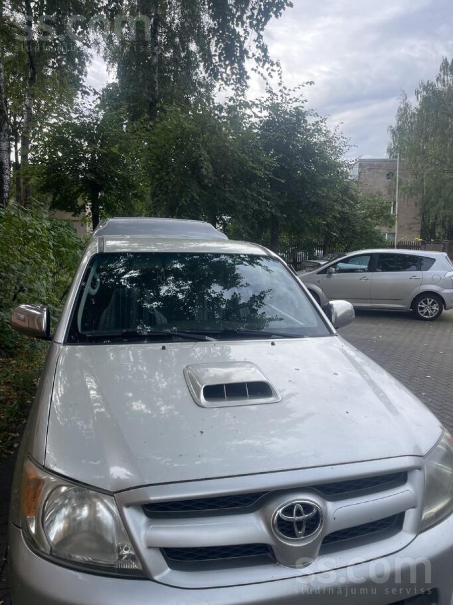 Pelēks Toyota Hilux 2007 Rīga, ar dzinēja tilpumu 2.50 L un nobraukumu 390 tūkst. km par 8800 €, foto 3 vietnē AUTOMOTO.COM.LV