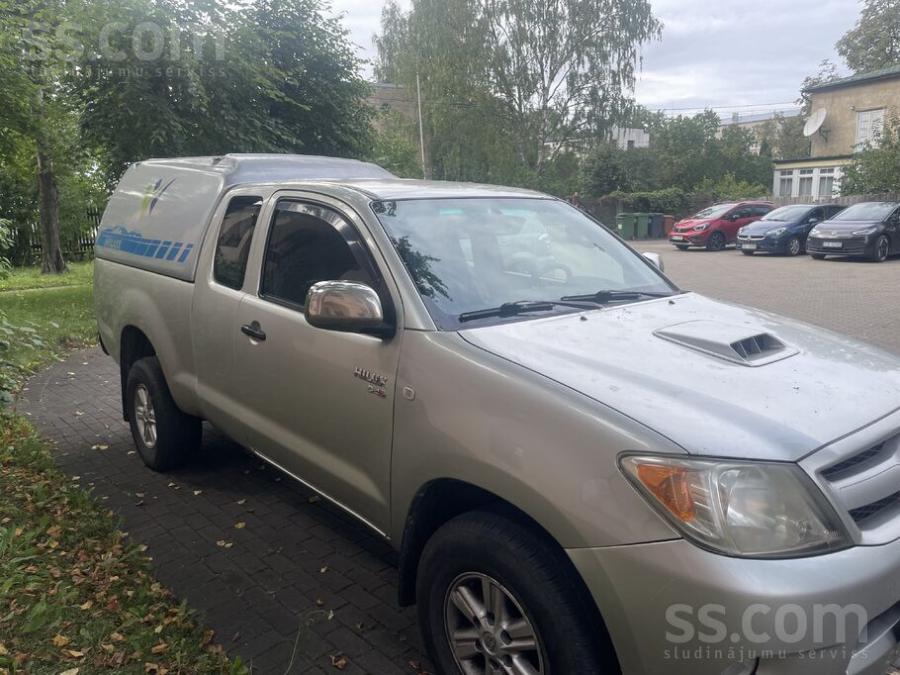 Pelēks Toyota Hilux 2007 Rīga, ar dzinēja tilpumu 2.50 L un nobraukumu 390 tūkst. km par 8800 €, foto 5 vietnē AUTOMOTO.COM.LV