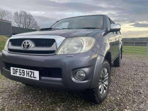 Pelēks Toyota Hilux 2010 Raseiniai, ar dzinēja tilpumu 2.98 L un nobraukumu 200 tūkst. km par 5700 €, foto 2 vietnē AUTOMOTO.COM.LV