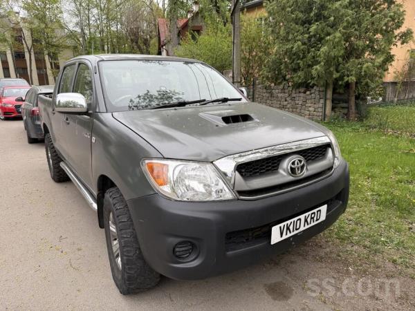 Grey Toyota Hilux 2010 in Riga, with an engine capacity of 2.50 L and mileage of 301 thousand km for 5000 €, photo 2 on AUTOMOTO.COM.LV
