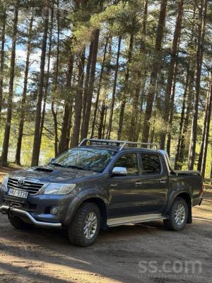Grey Toyota Hilux 2011 in Cesis, with an engine capacity of 3.00 L and mileage of 493 thousand km for 13500 €, photo  on AUTOMOTO.COM.LV