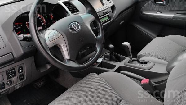 Grey Toyota Hilux 2012 in Aluksne, with an engine capacity of 3.00 L and mileage of 273 thousand km for 16000 €, photo 6 on AUTOMOTO.COM.LV