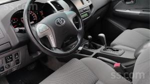 Pelēks Toyota Hilux 2012 Alūksne, ar dzinēja tilpumu 3.00 L un nobraukumu 273 tūkst. km par 16000 €, foto 7 vietnē AUTOMOTO.COM.LV