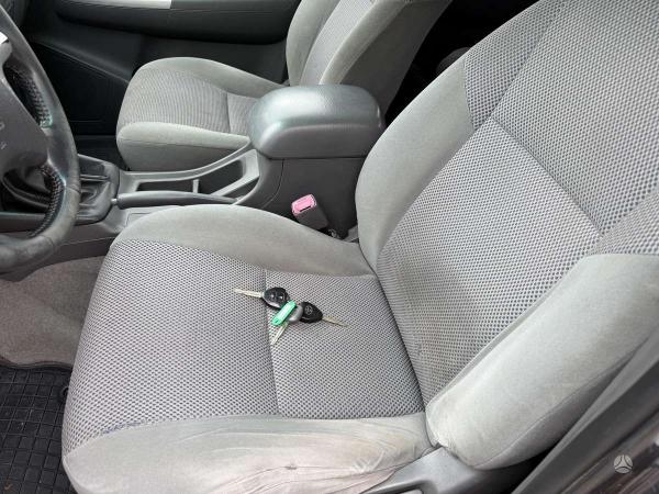 Pelēks Toyota Hilux 2012 Marijampole, ar dzinēja tilpumu 2.49 L un nobraukumu 245 tūkst. km par 12600 €, foto 8 vietnē AUTOMOTO.COM.LV