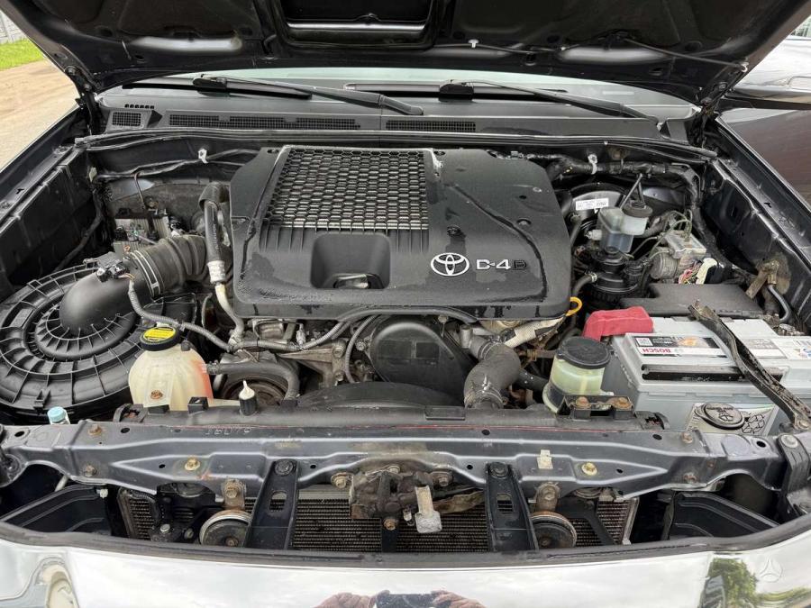 Pelēks Toyota Hilux 2012 Marijampole, ar dzinēja tilpumu 2.49 L un nobraukumu 245 tūkst. km par 12600 €, foto 12 vietnē AUTOMOTO.COM.LV
