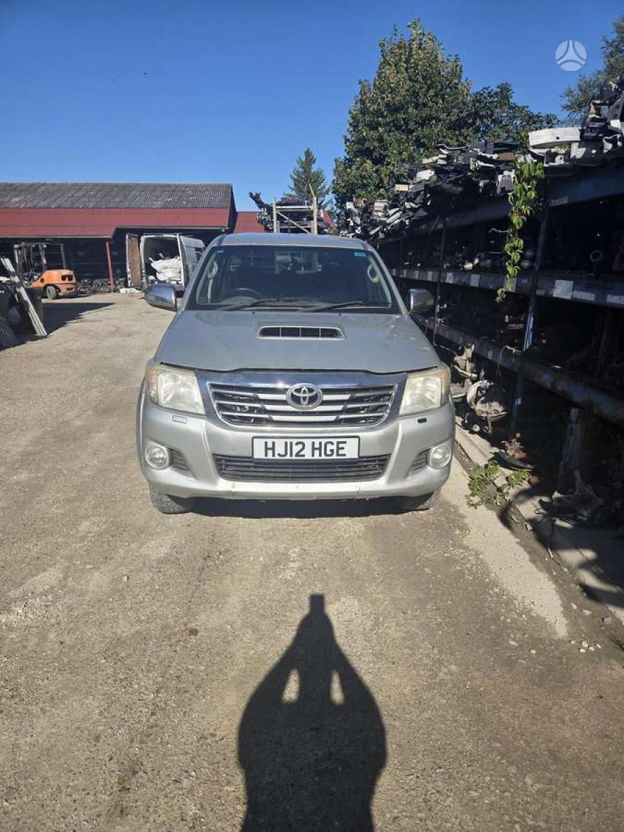 Pelēks Toyota Hilux 2012 Šauļi, ar dzinēja tilpumu 0.00 L un nobraukumu 342 tūkst. km par 3700 €, foto 1 vietnē AUTOMOTO.COM.LV