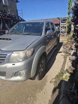 Pelēks Toyota Hilux 2012 Šauļi, ar dzinēja tilpumu 0.00 L un nobraukumu 342 tūkst. km par 3700 €, foto 4 vietnē AUTOMOTO.COM.LV