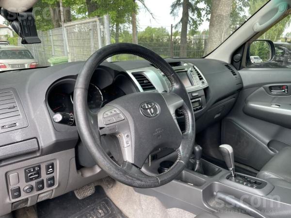 Grey Toyota Hilux 2013 in Riga, with an engine capacity of 3.00 L and mileage of 188 thousand km for 16890 €, photo 9 on AUTOMOTO.COM.LV