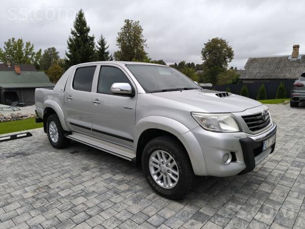 Тойота Хайлюкс 2013 в Лудза на AUTOMOTO.COM.LV Серый Тойота Хайлюкс 2013 в Лудза, объемом двигателя 3.00 л и пробегом 272 тыс. км за 16000 €, фото 5 на AUTOMOTO.COM.LV