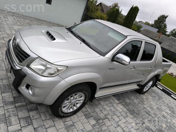 Тойота Хайлюкс 2013 в Лудза на AUTOMOTO.COM.LV Серый Тойота Хайлюкс 2013 в Лудза, объемом двигателя 3.00 л и пробегом 272 тыс. км за 16000 €, фото 6 на AUTOMOTO.COM.LV