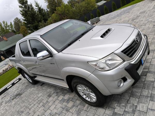 Тойота Хайлюкс 2013 в Лудза на AUTOMOTO.COM.LV Серый Тойота Хайлюкс 2013 в Лудза, объемом двигателя 3.00 л и пробегом 272 тыс. км за 16000 €, фото 7 на AUTOMOTO.COM.LV
