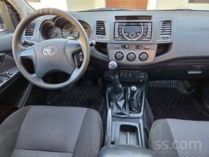 Grey Toyota Hilux 2014 in Riga, with an engine capacity of 2.50 L and mileage of 91 thousand km for 16000 €, photo 8 on AUTOMOTO.COM.LV
