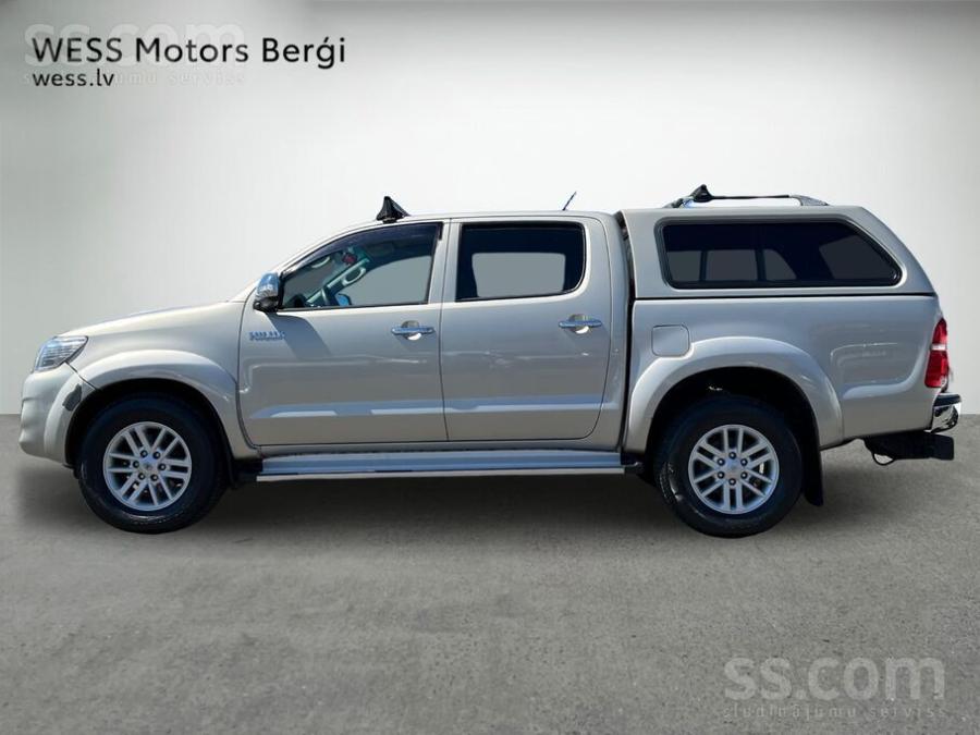 Pelēks Toyota Hilux 2014 Rīga, ar dzinēja tilpumu 3.00 L un nobraukumu 276 tūkst. km par 16990 €, foto 4 vietnē AUTOMOTO.COM.LV