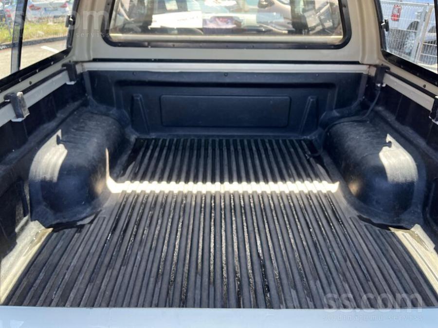 Pelēks Toyota Hilux 2014 Rīga, ar dzinēja tilpumu 3.00 L un nobraukumu 276 tūkst. km par 16990 €, foto 11 vietnē AUTOMOTO.COM.LV