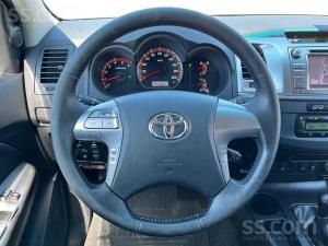 Pelēks Toyota Hilux 2014 Rīga, ar dzinēja tilpumu 3.00 L un nobraukumu 276 tūkst. km par 16990 €, foto 13 vietnē AUTOMOTO.COM.LV