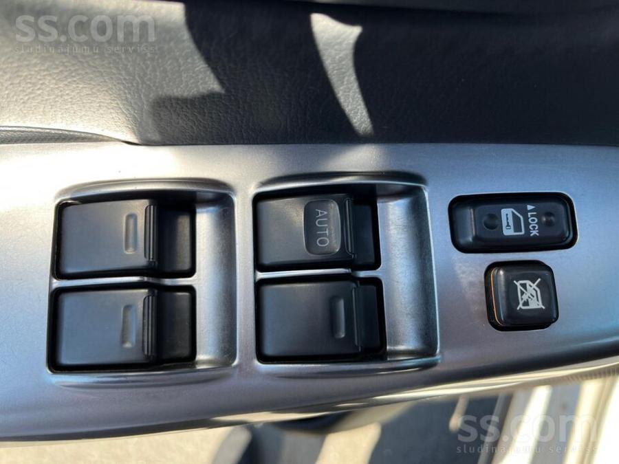 Pelēks Toyota Hilux 2014 Rīga, ar dzinēja tilpumu 3.00 L un nobraukumu 276 tūkst. km par 16990 €, foto 21 vietnē AUTOMOTO.COM.LV
