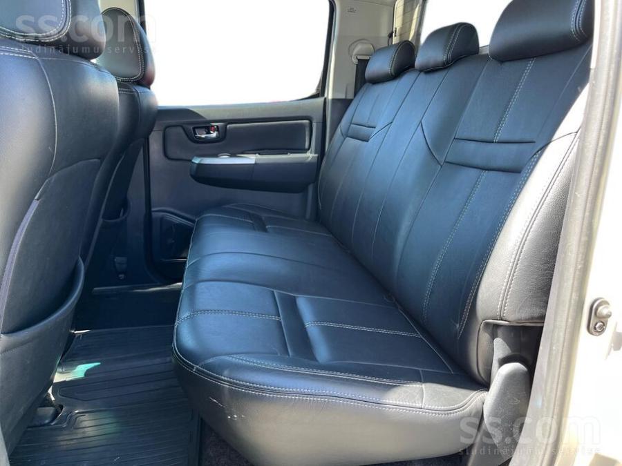 Pelēks Toyota Hilux 2014 Rīga, ar dzinēja tilpumu 3.00 L un nobraukumu 276 tūkst. km par 16990 €, foto 22 vietnē AUTOMOTO.COM.LV
