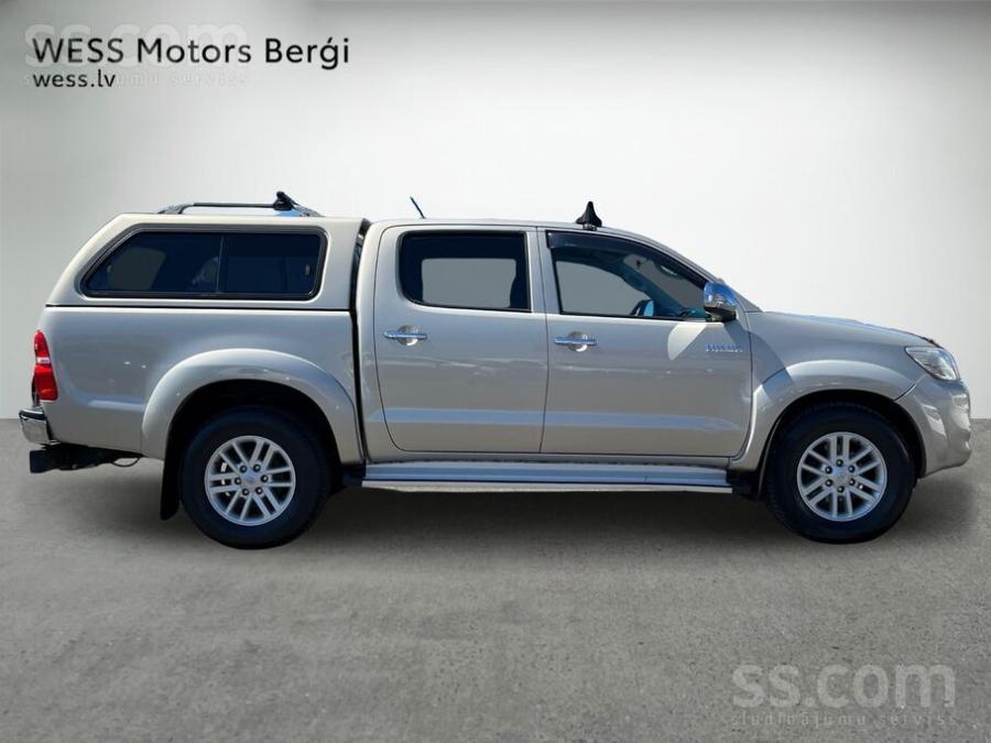 Pelēks Toyota Hilux 2014 Rīga, ar dzinēja tilpumu 3.00 L un nobraukumu 276 tūkst. km par 16990 €, foto 24 vietnē AUTOMOTO.COM.LV