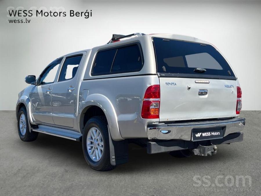 Pelēks Toyota Hilux 2014 Rīga, ar dzinēja tilpumu 3.00 L un nobraukumu 276 tūkst. km par 16990 €, foto 25 vietnē AUTOMOTO.COM.LV