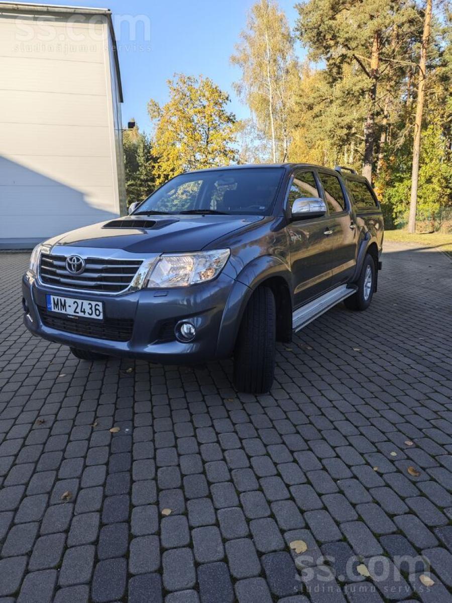 Pelēks Toyota Hilux 2014 Ogre, ar dzinēja tilpumu 3.00 L un nobraukumu 282 tūkst. km par 15000 €, foto 3 vietnē AUTOMOTO.COM.LV