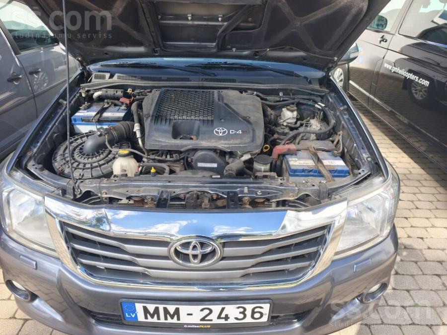 Pelēks Toyota Hilux 2014 Ogre, ar dzinēja tilpumu 3.00 L un nobraukumu 282 tūkst. km par 15000 €, foto 11 vietnē AUTOMOTO.COM.LV
