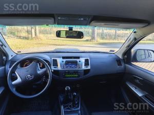 Pelēks Toyota Hilux 2014 Ogre, ar dzinēja tilpumu 3.00 L un nobraukumu 282 tūkst. km par 15000 €, foto 12 vietnē AUTOMOTO.COM.LV