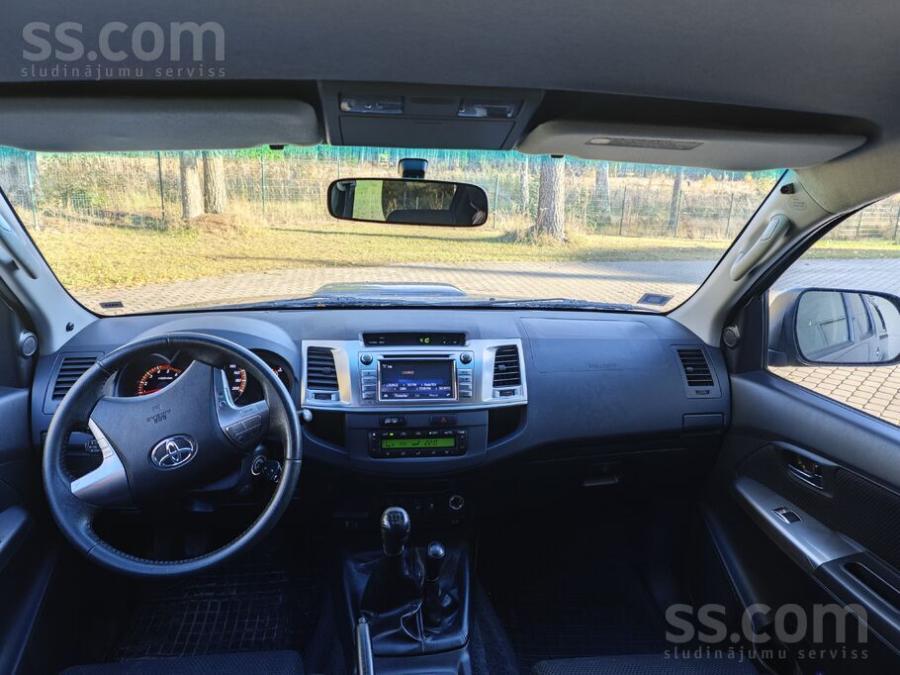 Pelēks Toyota Hilux 2014 Ogre, ar dzinēja tilpumu 3.00 L un nobraukumu 282 tūkst. km par 15000 €, foto 12 vietnē AUTOMOTO.COM.LV