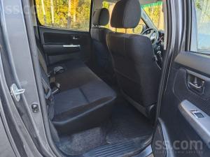 Pelēks Toyota Hilux 2014 Ogre, ar dzinēja tilpumu 3.00 L un nobraukumu 282 tūkst. km par 15000 €, foto 14 vietnē AUTOMOTO.COM.LV