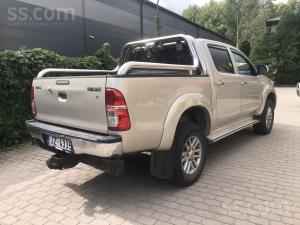 Pelēks Toyota Hilux 2015 Rīga, ar dzinēja tilpumu 3.00 L un nobraukumu 160 tūkst. km par 19900 €, foto 3 vietnē AUTOMOTO.COM.LV