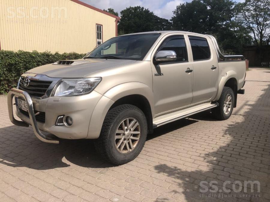 Pelēks Toyota Hilux 2015 Rīga, ar dzinēja tilpumu 3.00 L un nobraukumu 160 tūkst. km par 19900 €, foto 4 vietnē AUTOMOTO.COM.LV